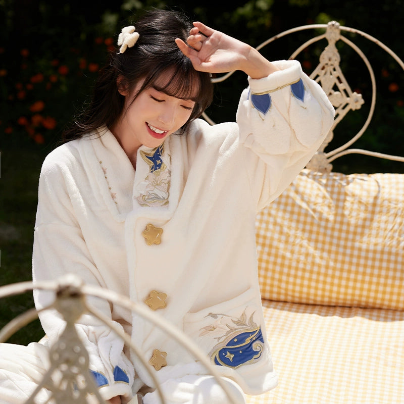 Cai Wenji Fanxing Yinyou Xingye Baihe : Lilium – Hanfu Shop